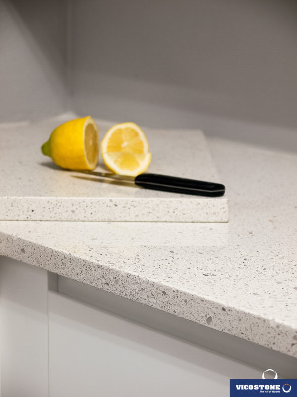 Vicostone Crystal Ivory - Comptoir Quartz